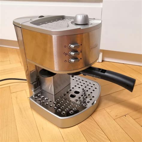 Кофеварка Delongi ec330s – купить в Москве, цена 1 500 руб., продано 20 ...