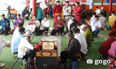 СУРВАЛЖИЛГА Үндэсний шагайн харваанд залуучууд олноор оролцож байна