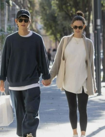 송혜교와는 없었던 자녀가 자녀 갖는게 인생의 목표라던 송중기 둘째 임신 소식에 모두 축하했다