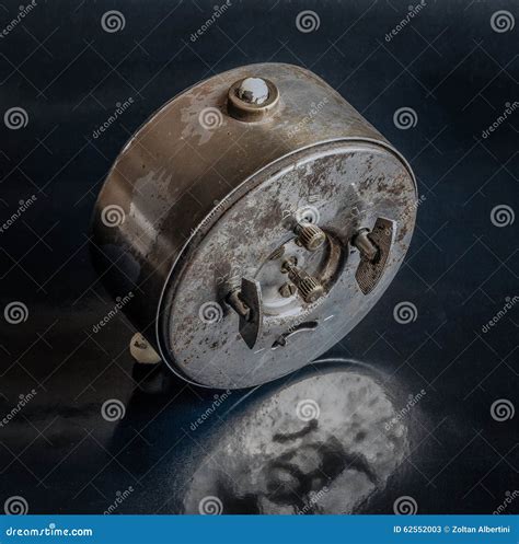 Vintage Rusted Clock Stock Image Image Of Minute Reminder 62552003