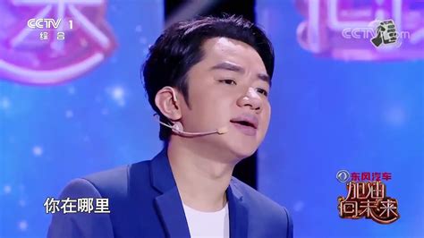 大力士展示科学的力量美，在车顶上用力量将汽车升上高台腾讯新闻