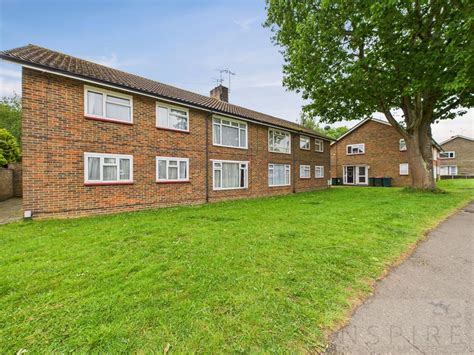 Titmus Drive Crawley Rh10 2 Bed Maisonette To Rent £1500 Pcm £346 Pw