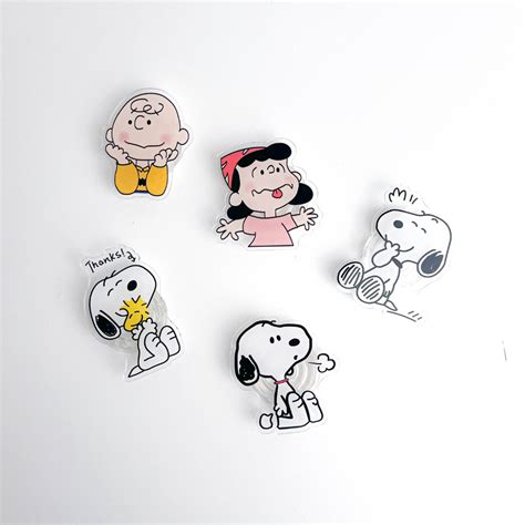 [주문폭주 🛍] 스누피와 친구들 그립 톡홀더 스마트링 핸드폰거치대 단체 스누피 친구들 에이블리