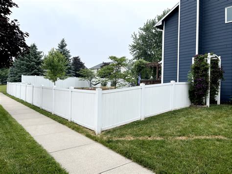 Vinyl Fence On Side Yard