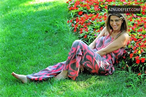 Nadide Sultan Feet Aznudefeet