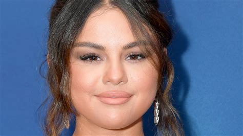 This Is The Makeup Selena Gomez Wears To Do Absolutely Nothing