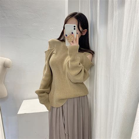 무료배송 소장템🤍 숄더 트임 라운드 긴팔 루즈 니트 2color