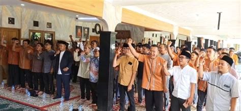 Keluarga Besar Po Bus Budiman Beri Dukungan Kepada Pasangan Cecep Asep