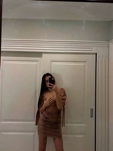 Un R NSFWNextDoorGirls