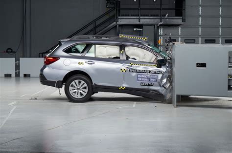 Iihs Adds Passenger Side Small Overlap Test To Awards Criteria