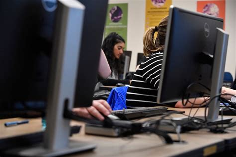 Libraries Offering Statistical Software Workshop Series E News West