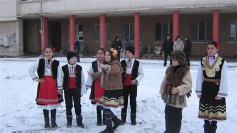 Извънреден неучебен ден заради Сурва в Перник