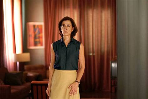 Fernanda Torres Fica Em Lugar Em Pr Mio De Cr Ticos De Los Angeles Metr Poles