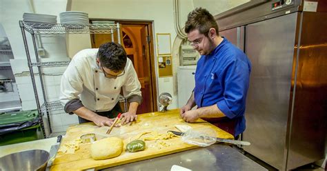 요리사를 위한 요리 스파게티 알라 빠시
