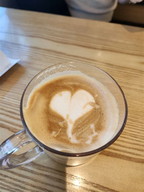 카페 기차가 있는 풍경