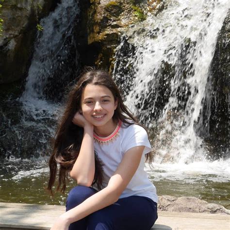 Laura Bretan O Fată De 13 Ani Din România A Lăsat America Fără
