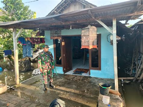 Hari Kedua Banjir Di Wilayah Gresik Selatan Perlahan Mulai Surut