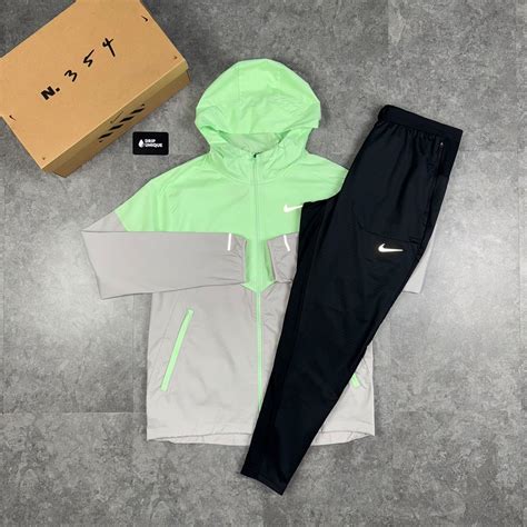 Nike Uv Windrunner Jacket Vapour Green Dripuniqueuk