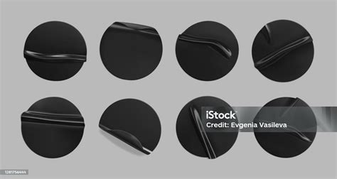 검은 색 붙어 둥근 구겨진 스티커 모형 세트 접착제 선명한 검은 종이 또는 회색 배경에 접착 주름 효과 플라스틱 스티커 라벨