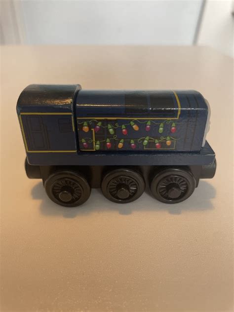 Very Rare Thomas And Friends Wooden Railway Train Holiday Sidney Y9274