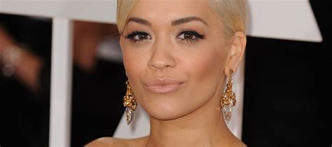 Rita Ora Super Hot A Parigi Sfoggia Un Provocante Stile Nude