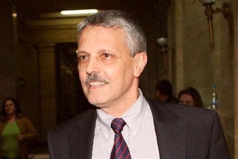 Откриха контрабандни цигари за над 1 млн лв в склад на бившия зам шеф на ДАНС Иван Драшков