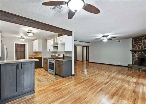 7132 Mammoth Ave Van Nuys Ca 91405 Redfin