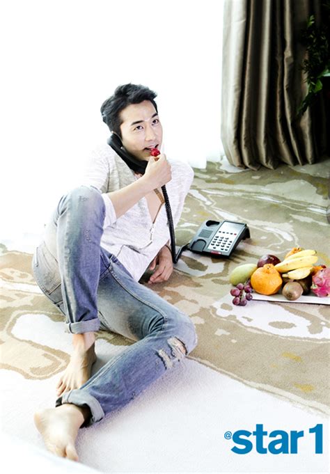 Song Seung Heons Feet