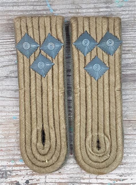 DDR NVA Field Uniform Shoulder Boards Oberleutnant DDR Uniforms Headgear GreatMilitaria Com