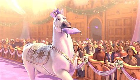 Pascal And Maximus Wedding Tangled Gif Filmes Da Disney Disney Filmes