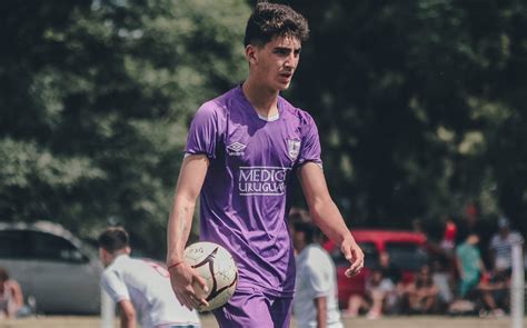 Defensor Sporting Club De Diego Abreu Descendió A Segunda En Uruguay