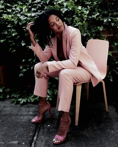 Renée Elise Goldsberrys Feet