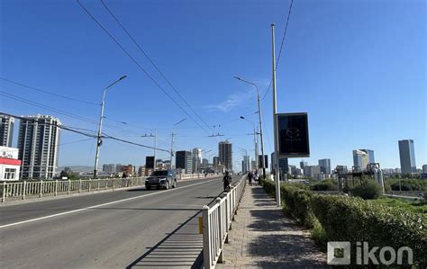 ФОТО Төв шуудангийн уулзвараас Энхтайваны гүүр хүртэлх замыг засварлаж байна