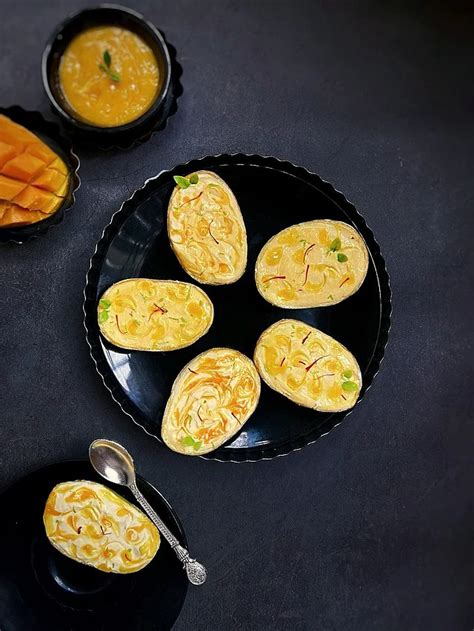 পার্টির ডেজার্টে আমের খোসায় ম্যাঙ্গো ডিলাইট বানিয়ে চমকে দিন সবাইকে