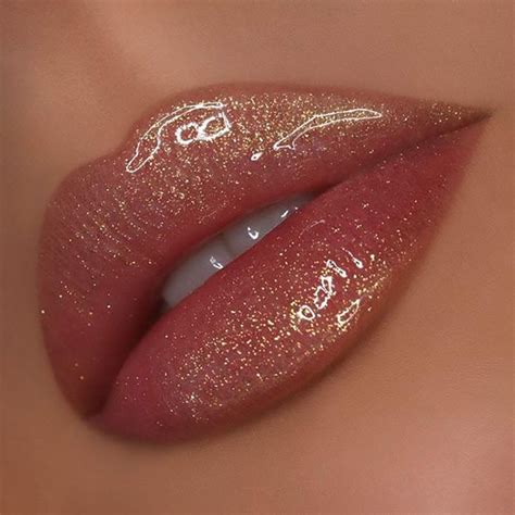 Gold Lipgloss Eye Makeup Makeup Routine Glitter Lips