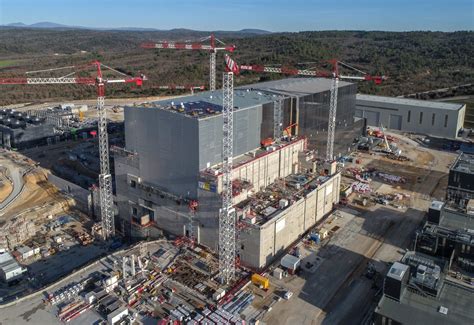 tokamak building ready to receive massive components fusion for energy