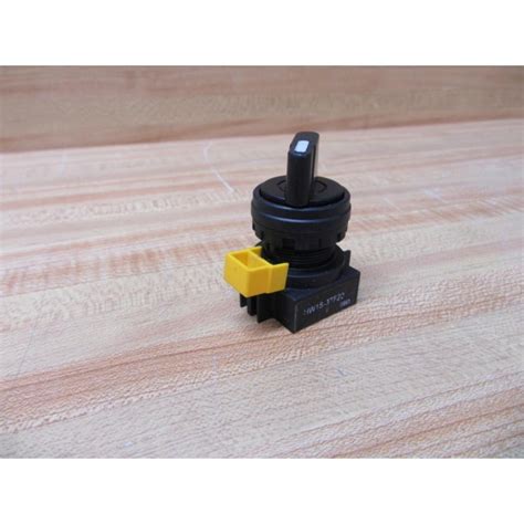 IDEC HW1S 3TF20 3 Pos Selector Switch HW1S3TF20 New No Box Mara Industrial