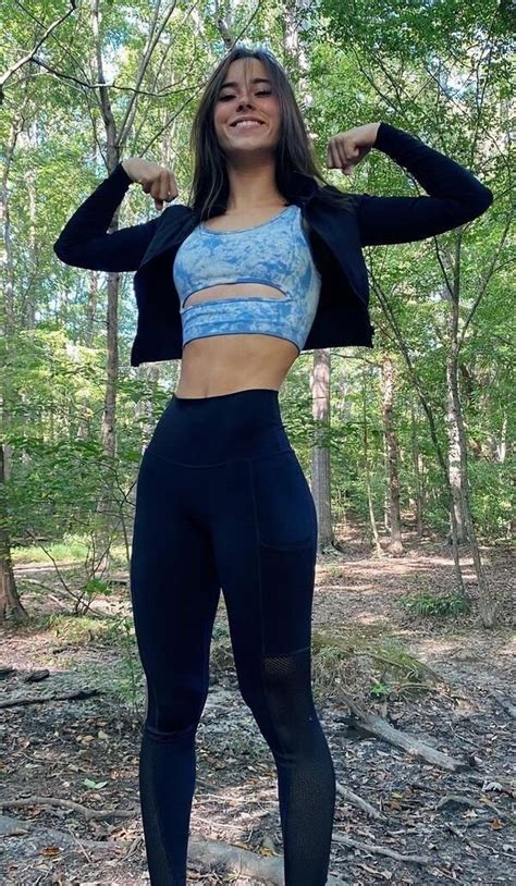 Girls In Yoga Pants 42 Pics