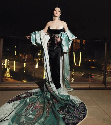 요즘 전세계 씹어먹는 중인 한국인 패션 디자이너  인스티즈 Instiz 인티포털 카테고리