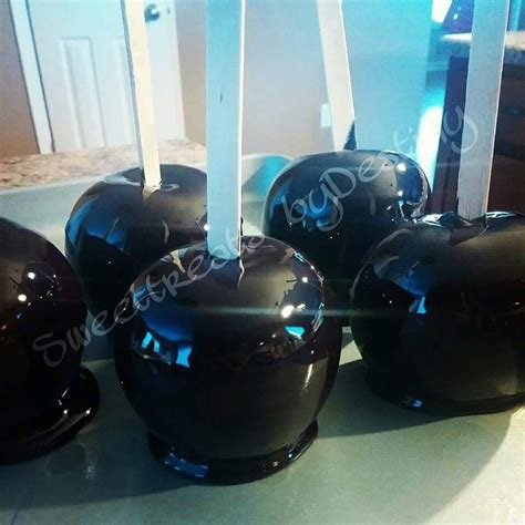 Wicked Candy Apples Diy Holiday Candy Apples Holiday