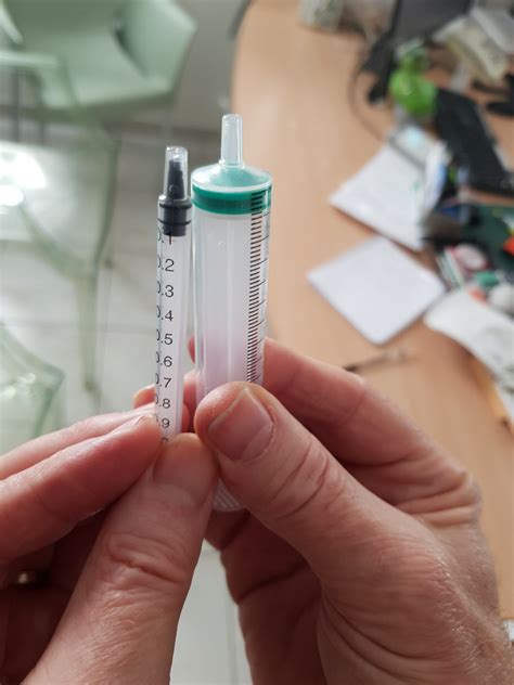 Coronavirus Premières Vaccinations Chez Les Médecins Généralistes