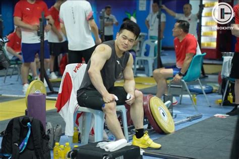 Shi Zhiyong Bio Stats News Videos