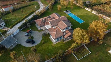 Inside 27 8 Million Dwayne Johnson House In Beverly Hills A Complete