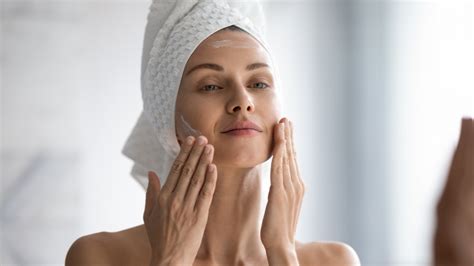 The Difference Between Hormonal Acne And Bacterial Acne And How To Treat Both