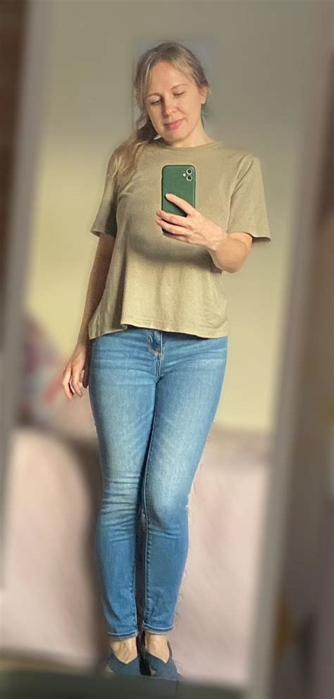 I like my skinny jeans : r/SendMeCompliments