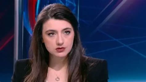 Джамбазки към Лена Препоръчвам на тази парапетна фея да отиде в Харвард и да Мрежата