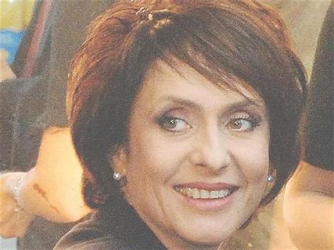 Нито пошлостта нито сексизмът започват с песента за Лена Хай Клуб