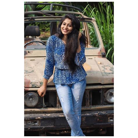 Photos சபாபதி சந்தானத்தின் ரீல் தங்கையை நியாபகம் இருக்கா ஆள்