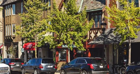 10 Things We Love About Glen Ellyn Home