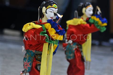 Robot Seni Tari Antara Foto